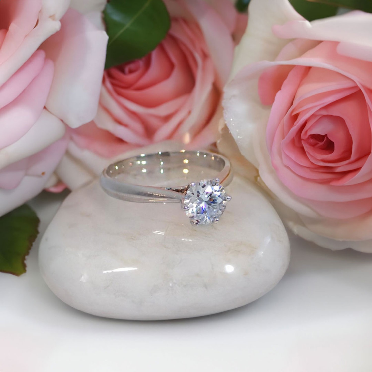 Forlovelsesring med lab grown diamant 1,00 ct River (E) - VS2. Leticia | Ole Aas